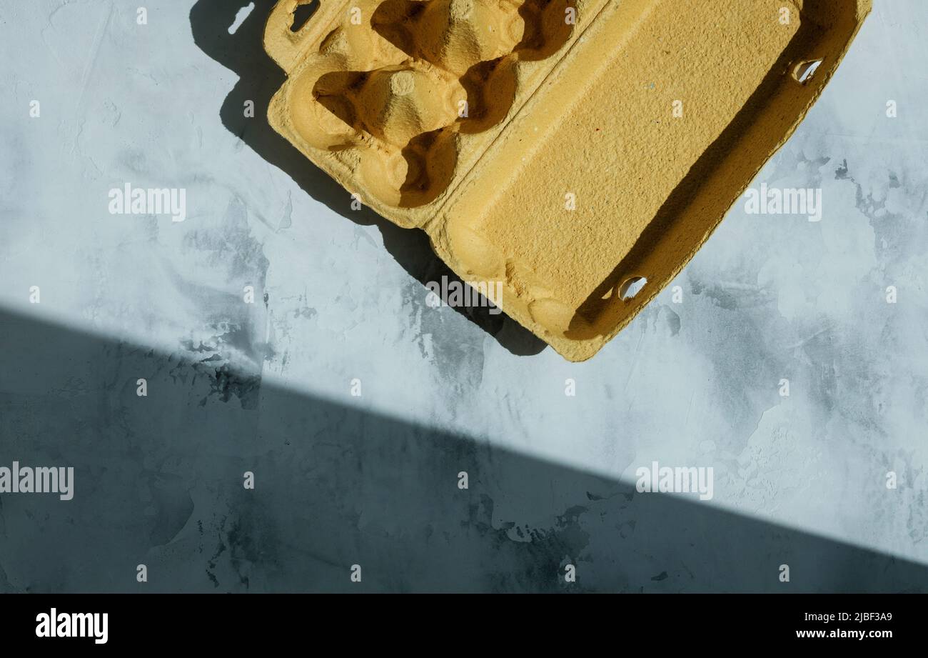 Empty egg box hi-res stock photography and images - Alamy
