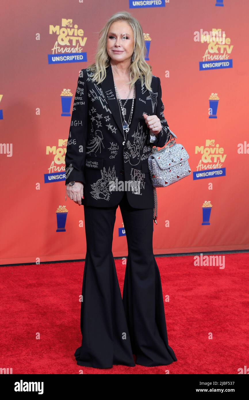 Kathy hilton 2022 hi-res stock photography and images - Alamy