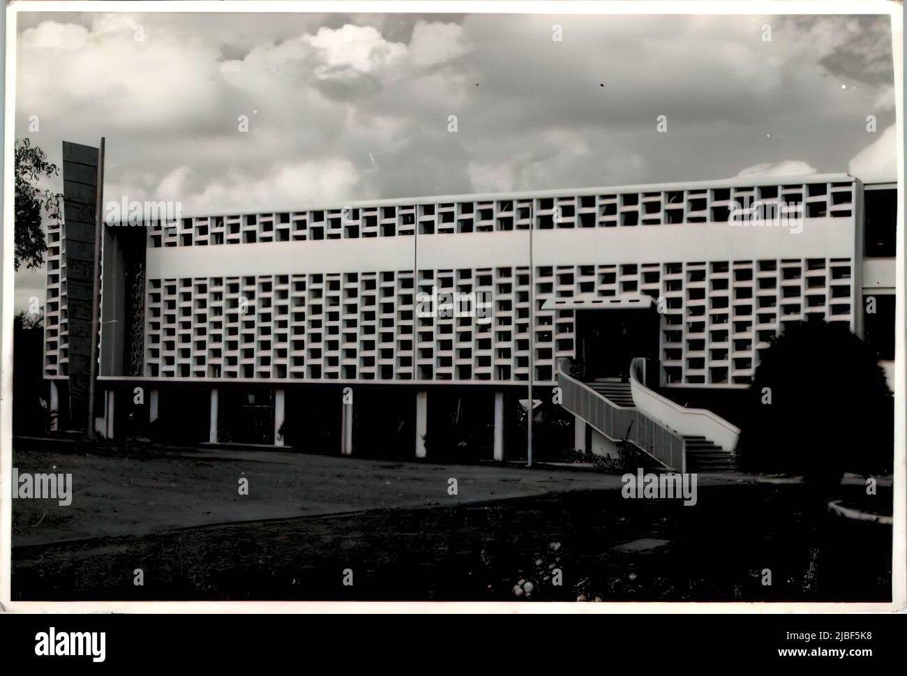 The Central Library building in Accra, Ghana taken in 1958 Stock Photo ...