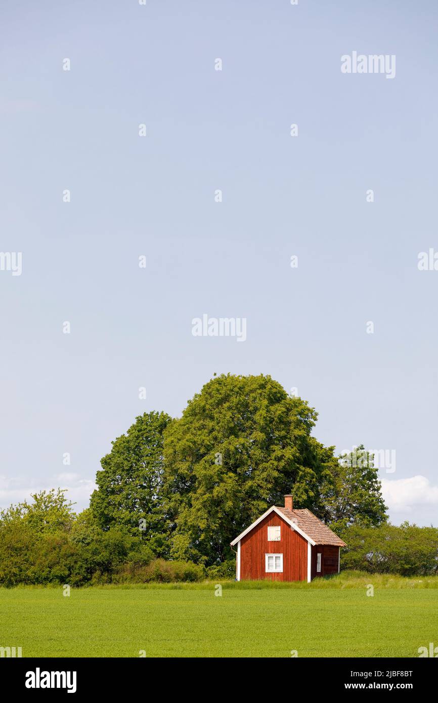 Red farmhouse hi-res stock photography and images - Alamy