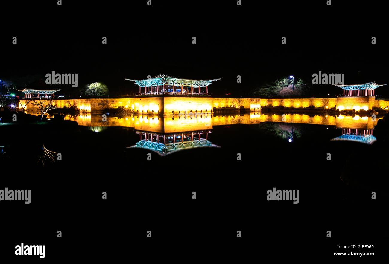 A night view of Gyeongju Donggung Palace and Wolji Anapji Pond Stock ...
