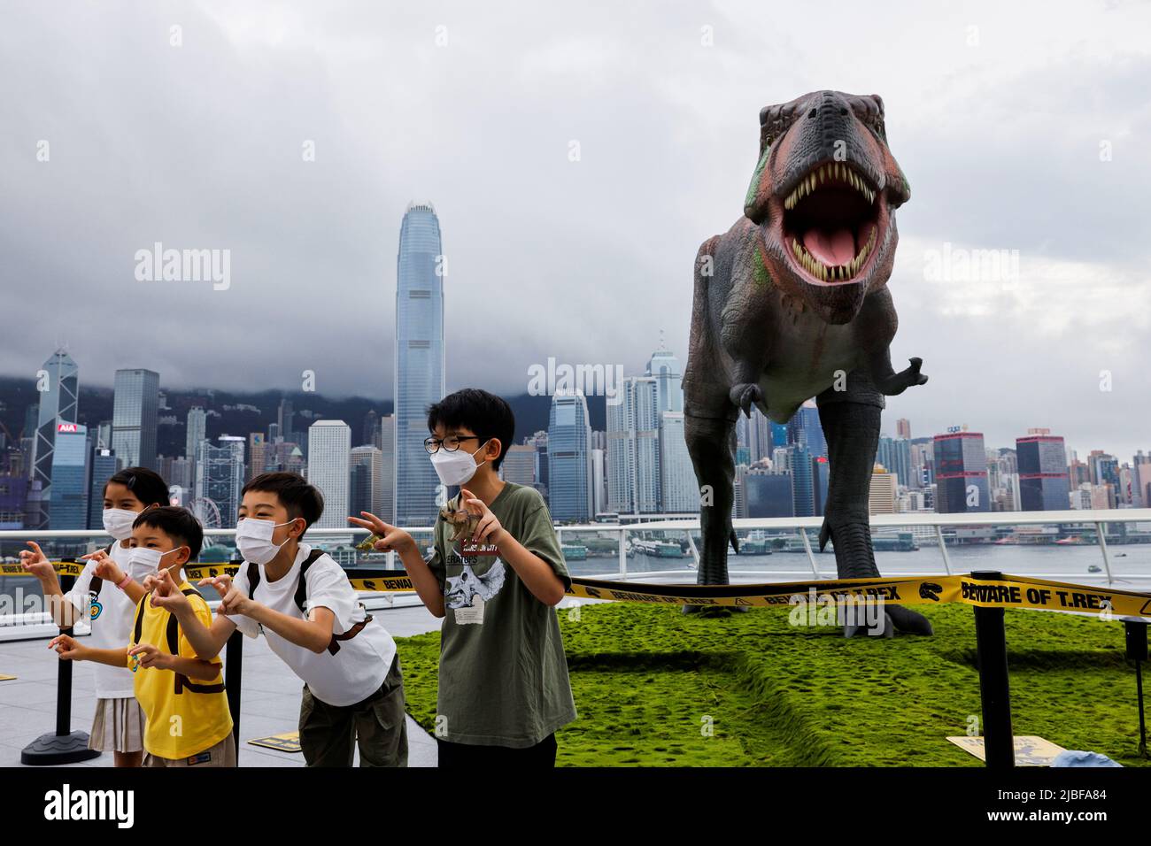 Dinosaur installation hi-res stock photography and images - Alamy