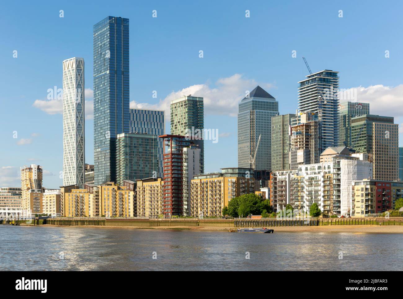 High rise office blocks of banks and financial companies, Canary Wharf ...