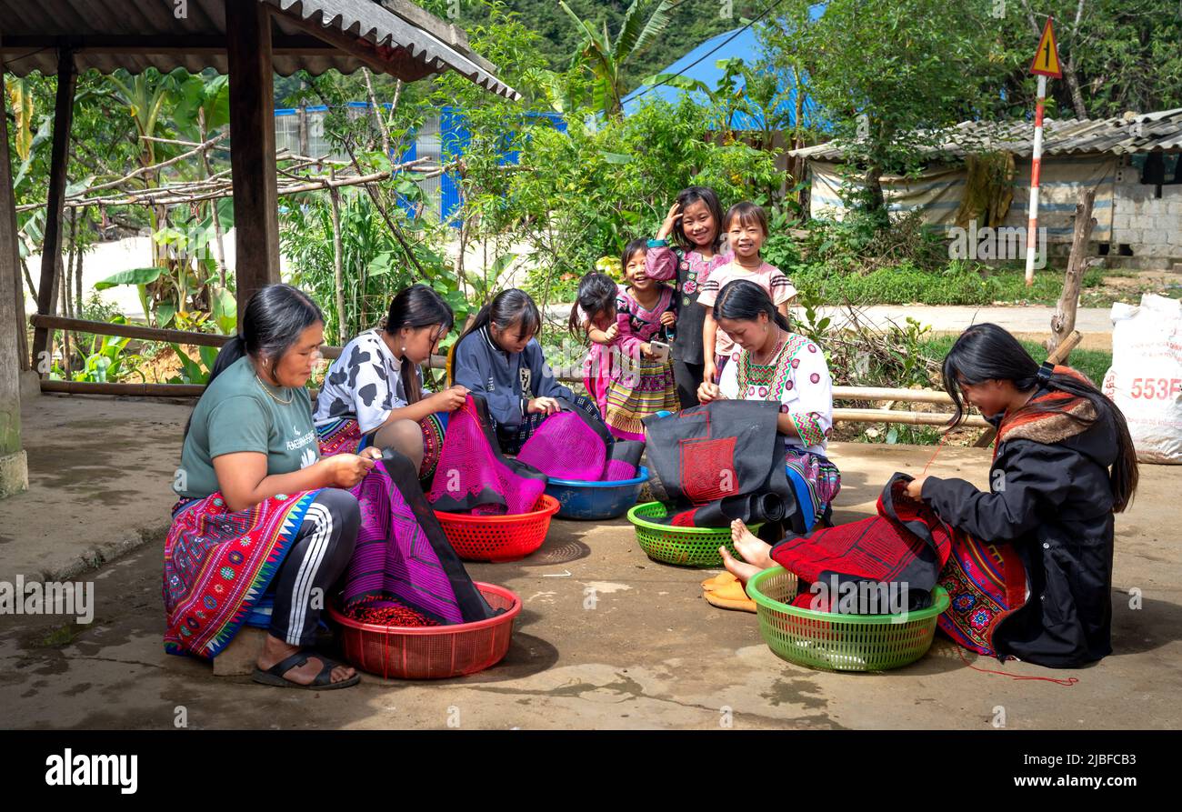 Stitch clothes traditional ethnicity hi-res stock photography and ...