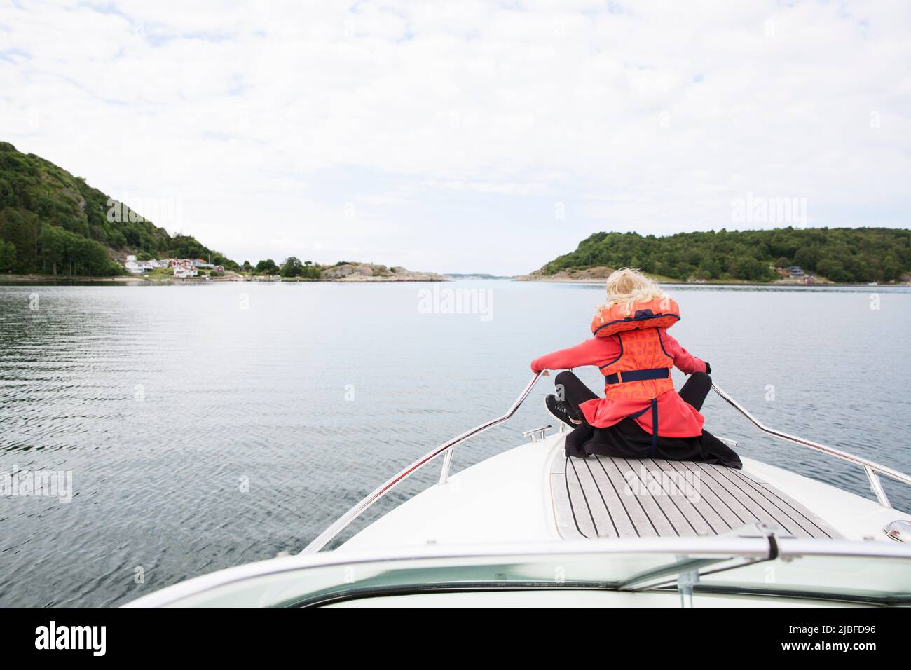 Elementary age girls hi-res stock photography and images - Alamy