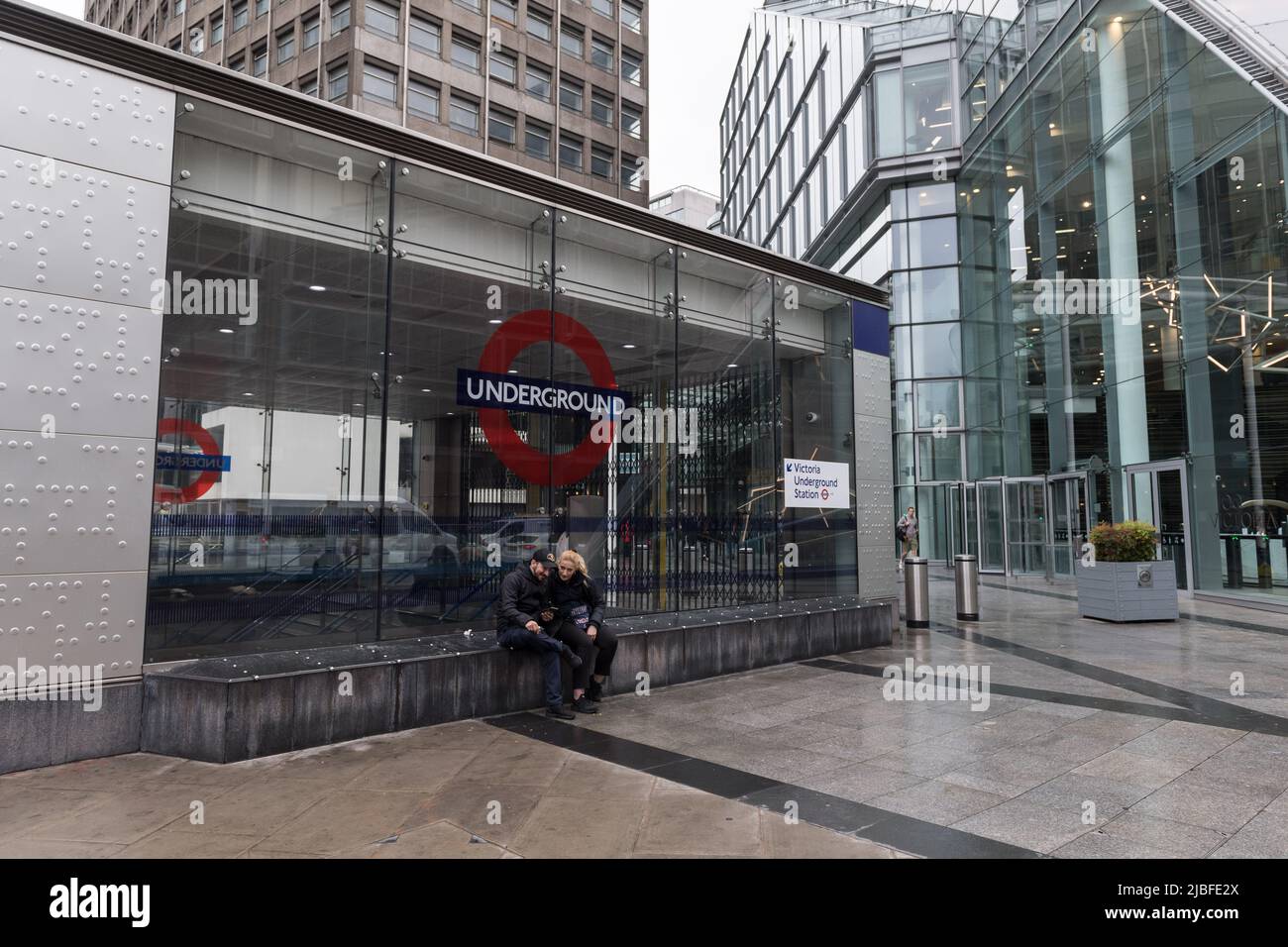 London undergound services hi-res stock photography and images - Alamy