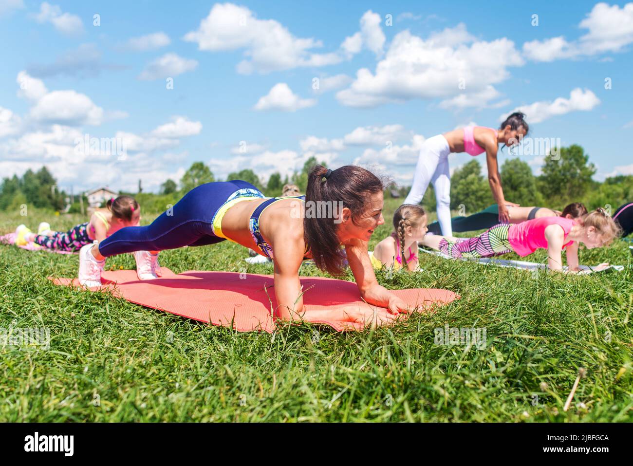 Core muscles woman hi-res stock photography and images - Alamy