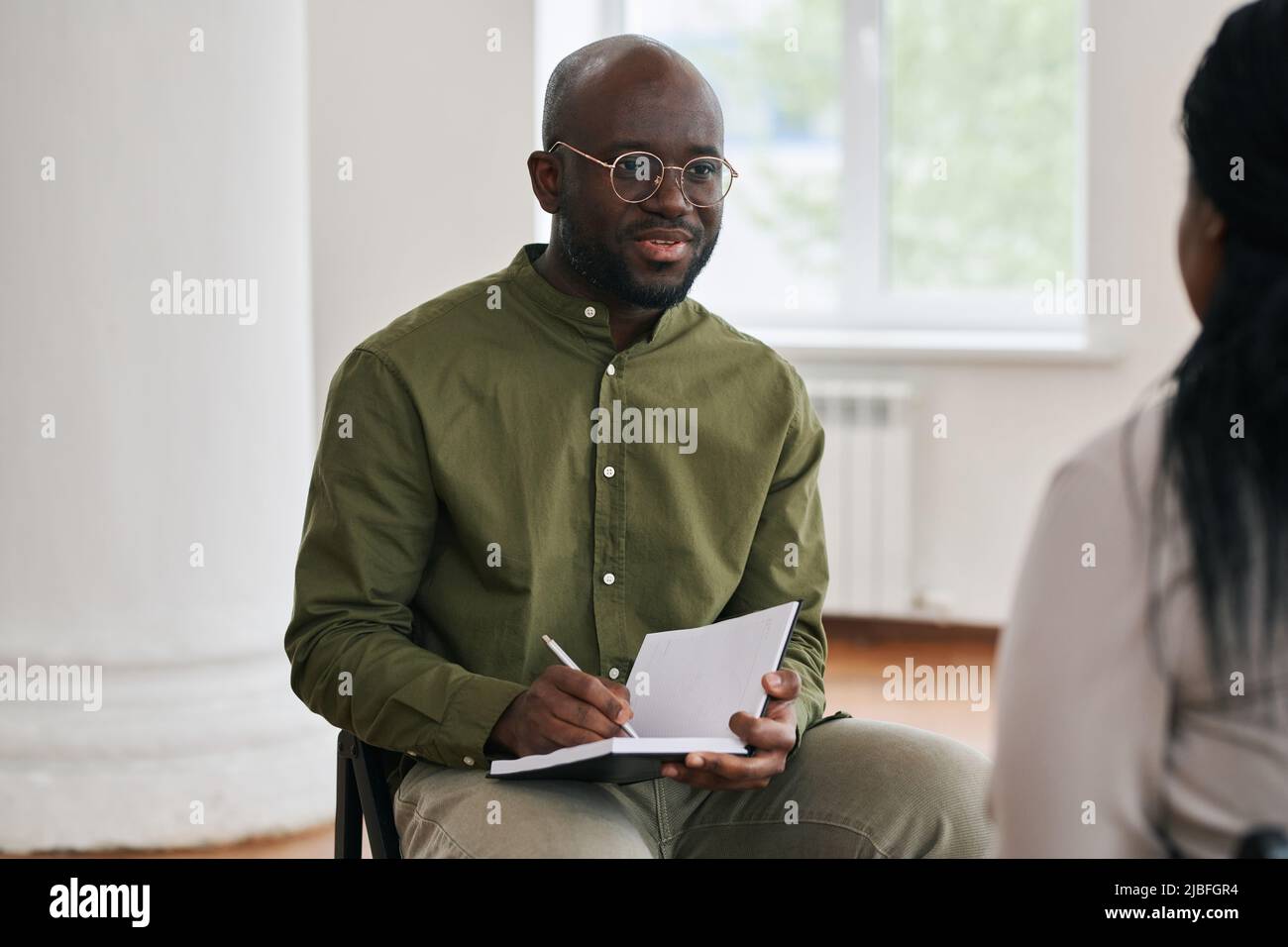 Talk therapy session hi-res stock photography and images - Alamy