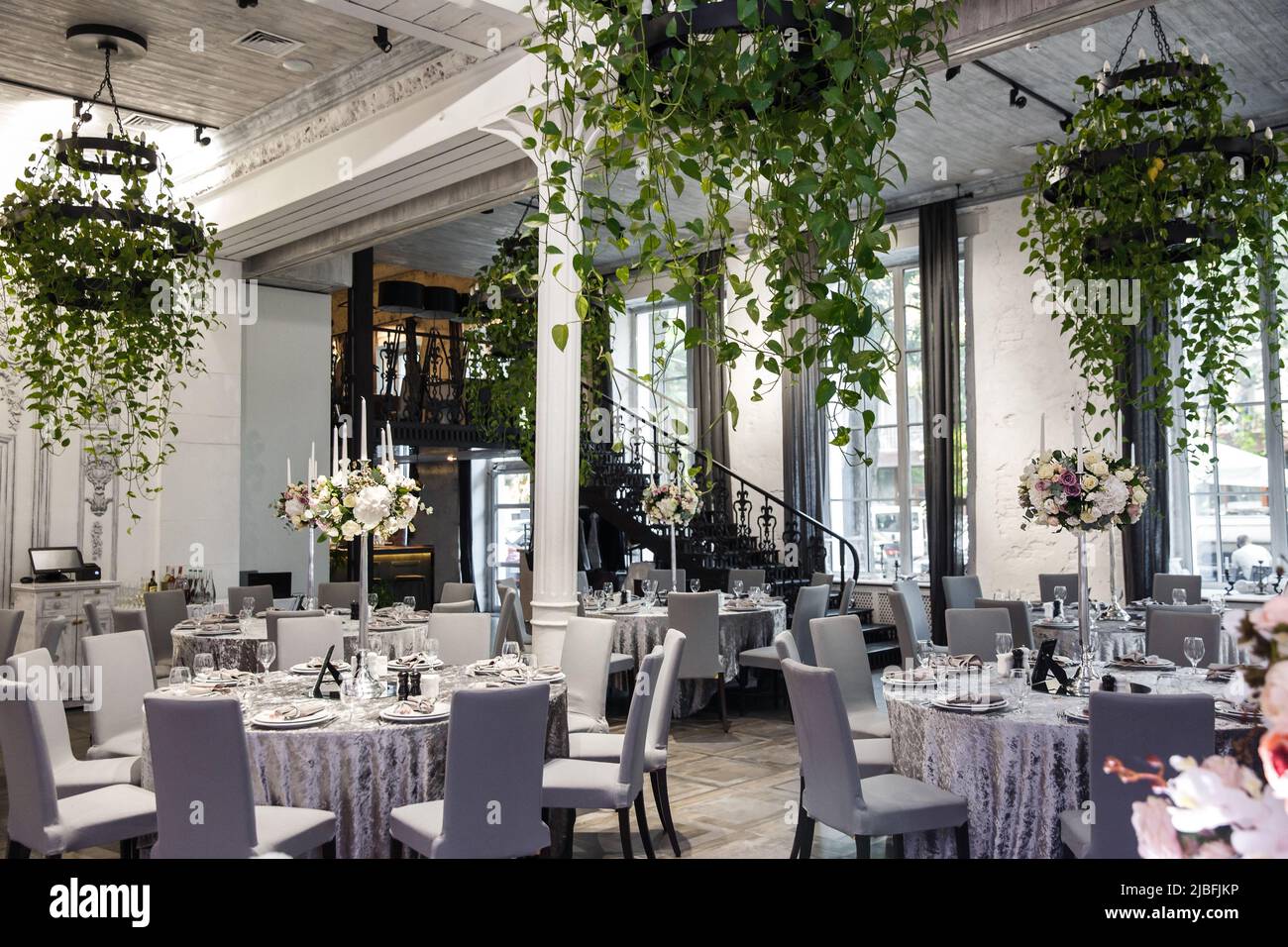Elegant banquet hall for a wedding party Stock Photo - Alamy