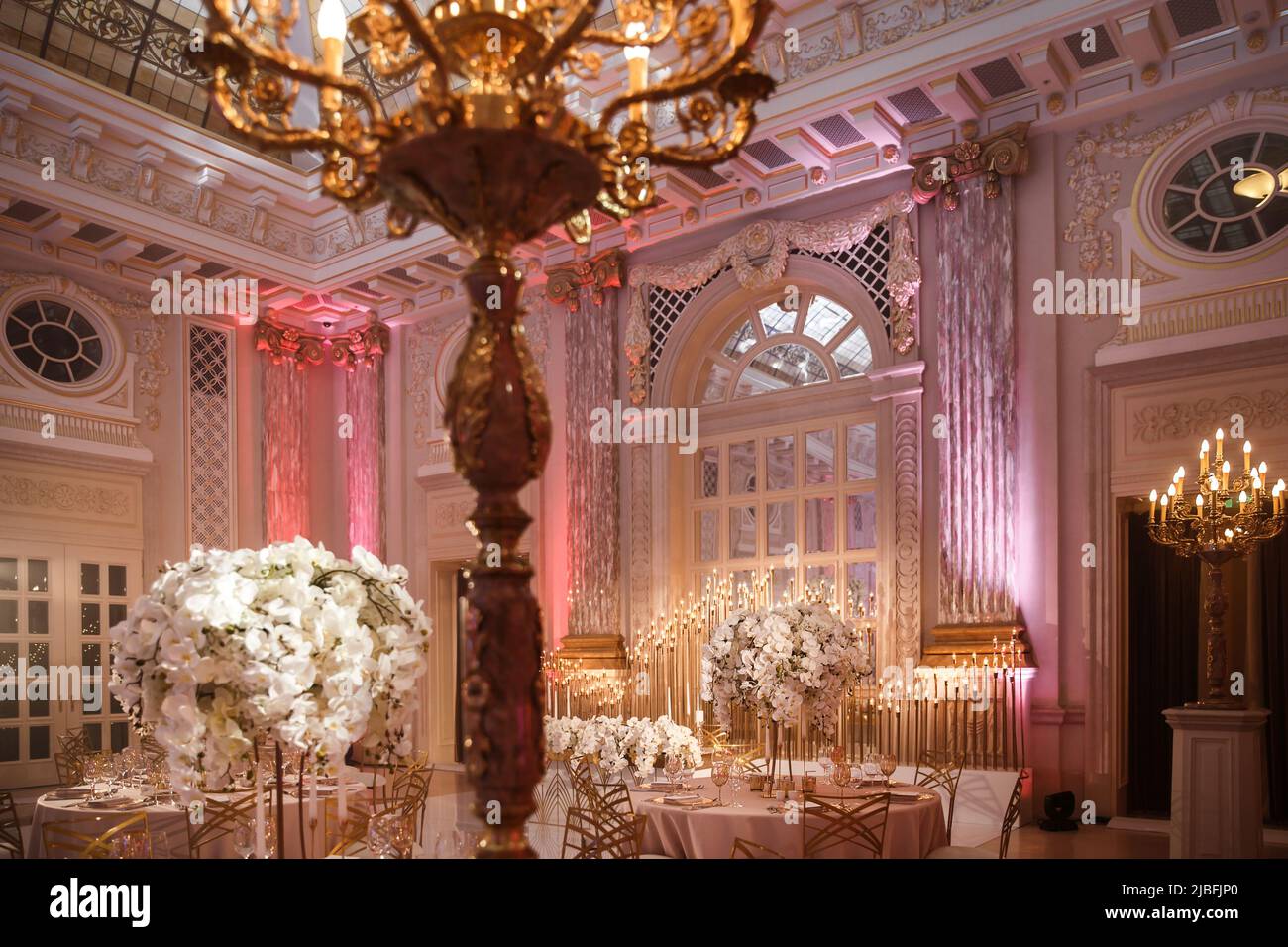 Elegant banquet hall for a wedding party Stock Photo - Alamy