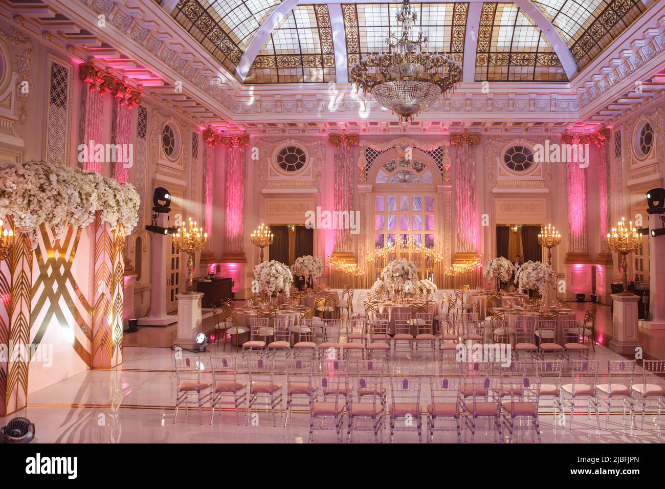 Elegant banquet hall for a wedding party and ceremony Stock Photo - Alamy