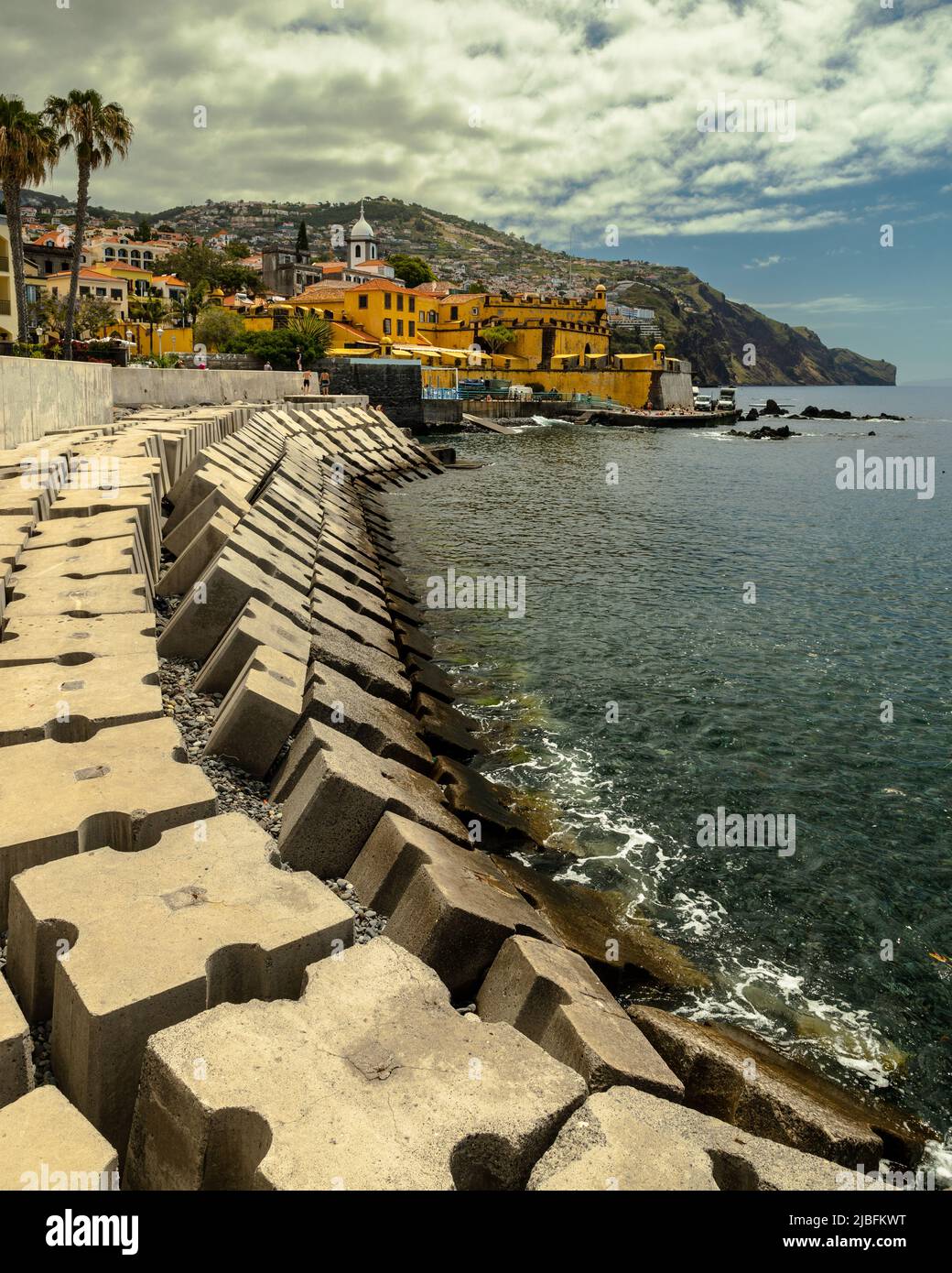 Sea deffences leading towards fort of Sao Tiago in Funchal (Madeira ...