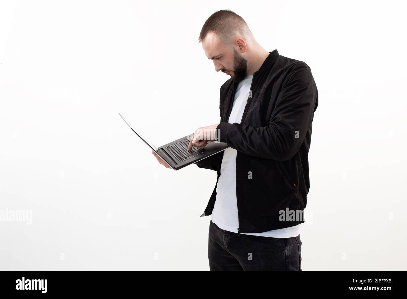 Man typing an email hi-res stock photography and images - Alamy