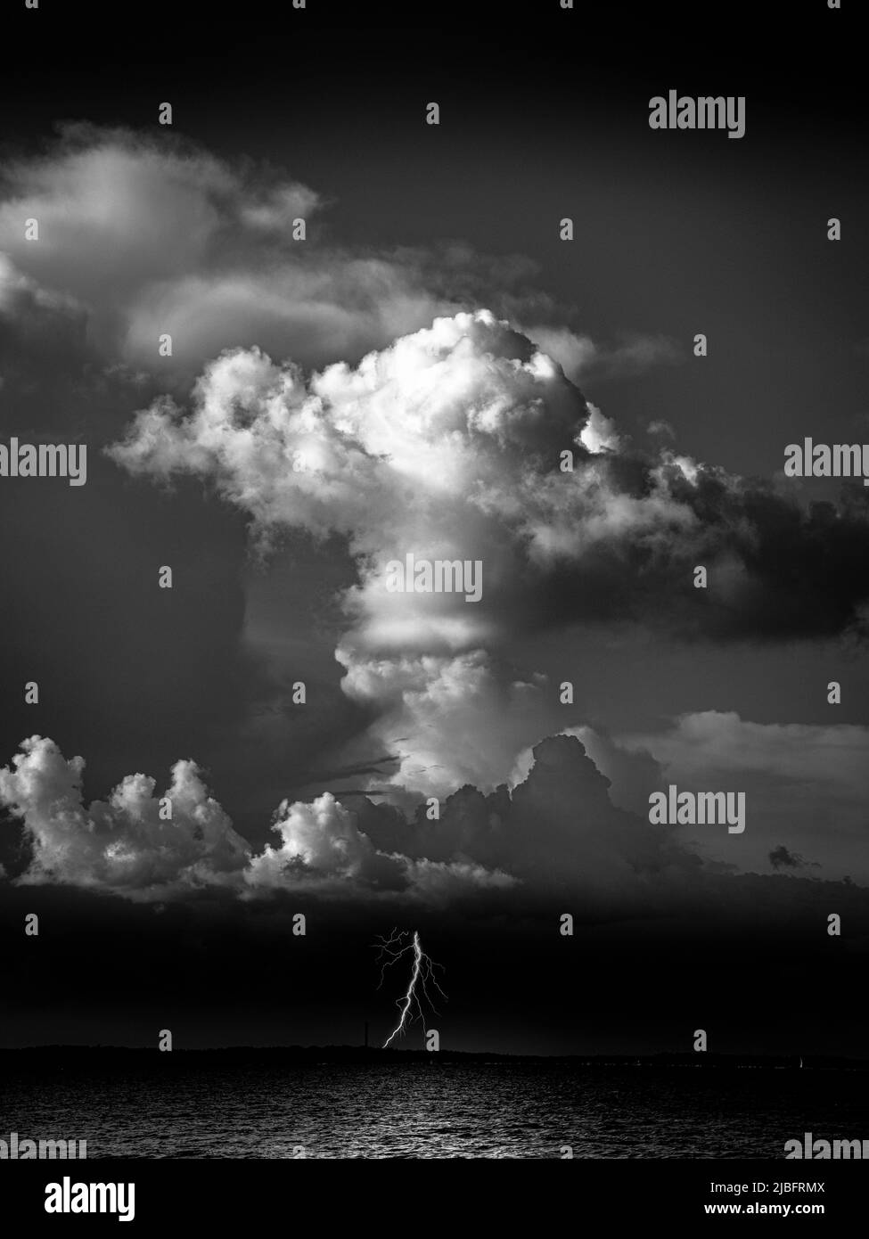 Lightning vertical Black and White Stock Photos & Images - Alamy