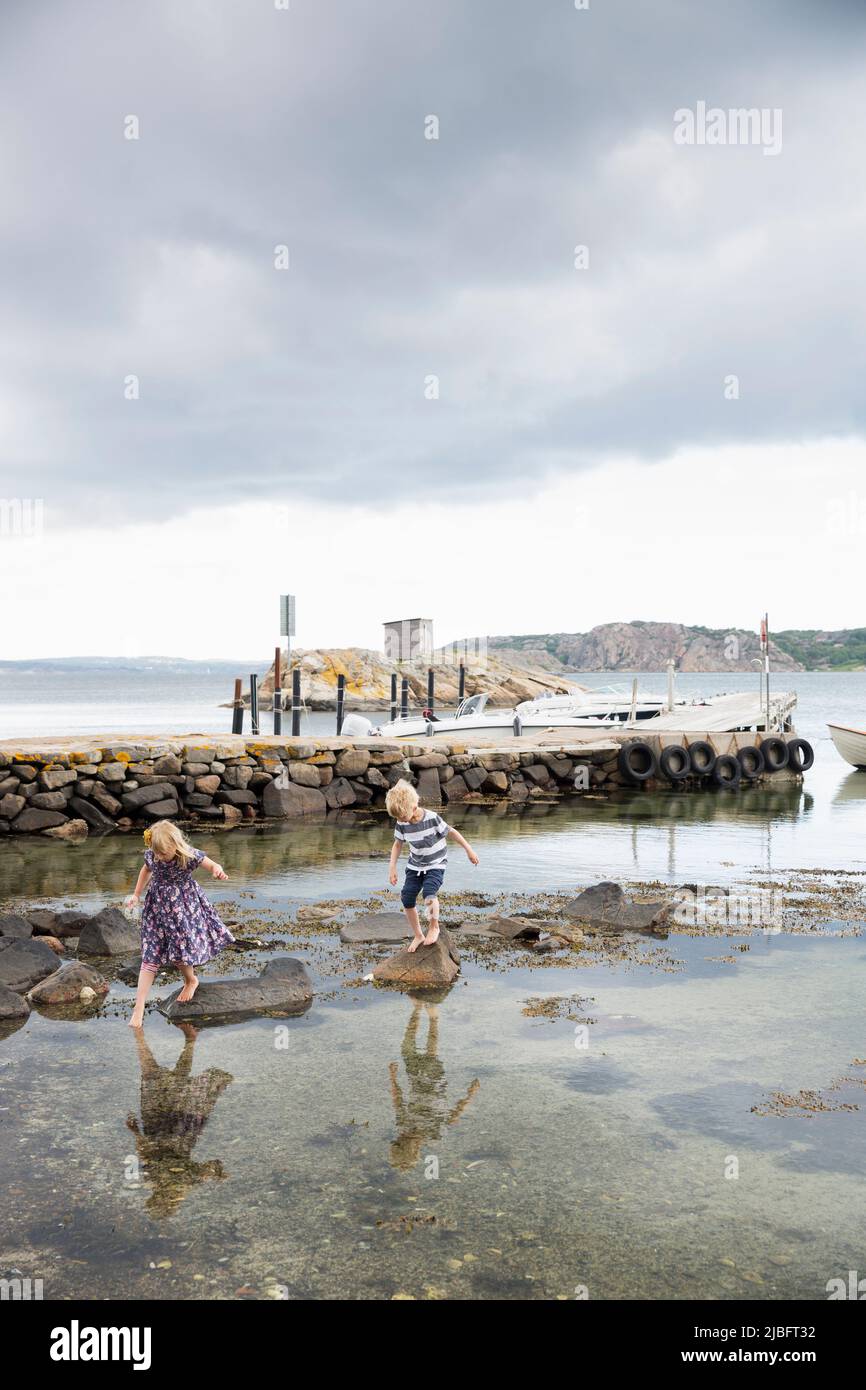 Brother and sister rocks hi-res stock photography and images - Alamy