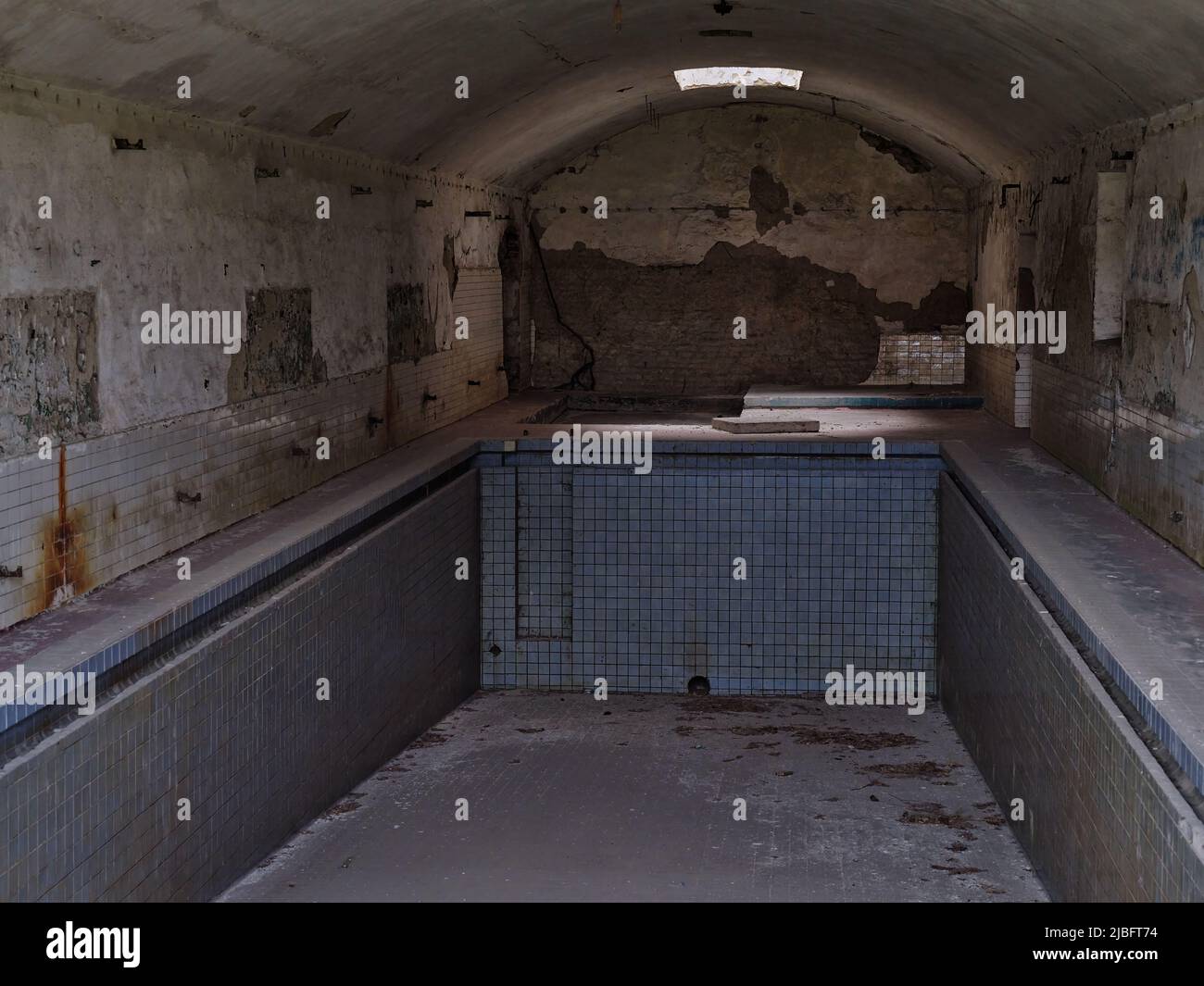 Drained basin hi-res stock photography and images - Alamy