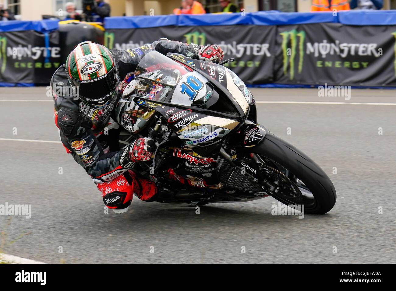 Douglas, Isle Of Man. 06th June, 2022. Peter Hickman (765 Triumph ...