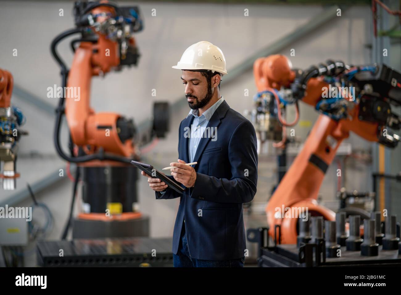Robotic manufacturing system hi-res stock photography and images - Alamy
