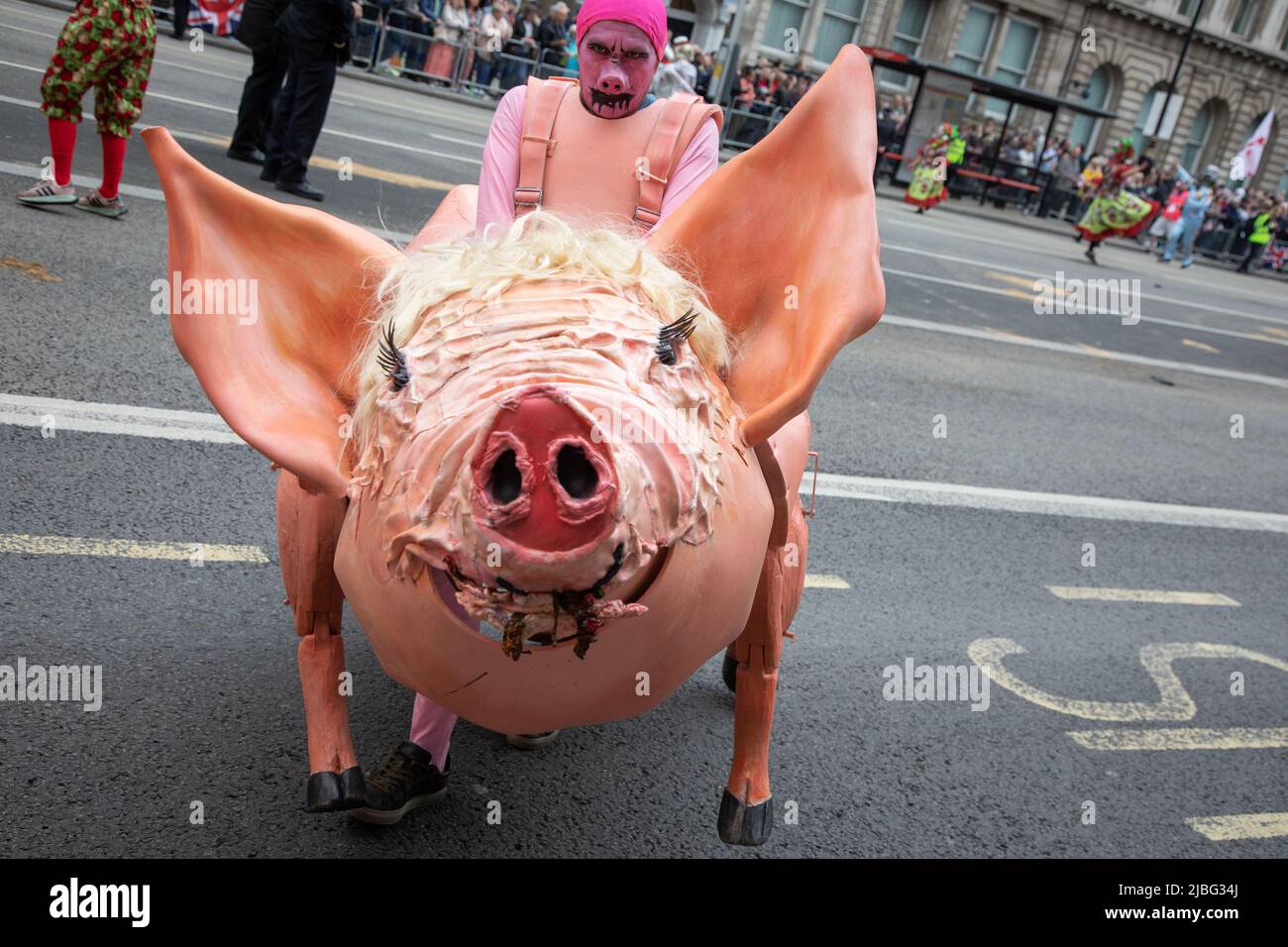 Pig palace hi-res stock photography and images - Alamy