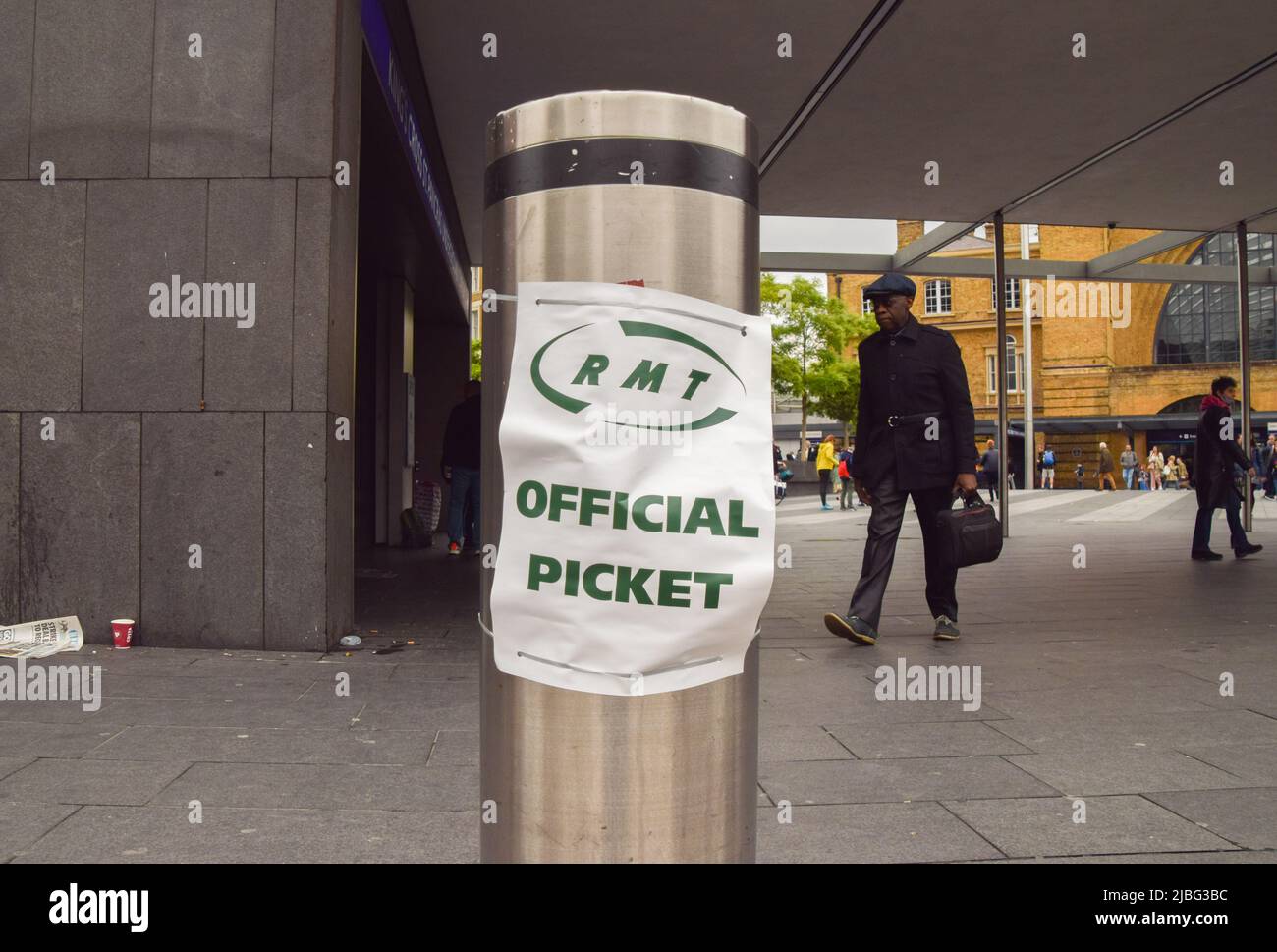 Rmt official picket sign hi-res stock photography and images - Alamy
