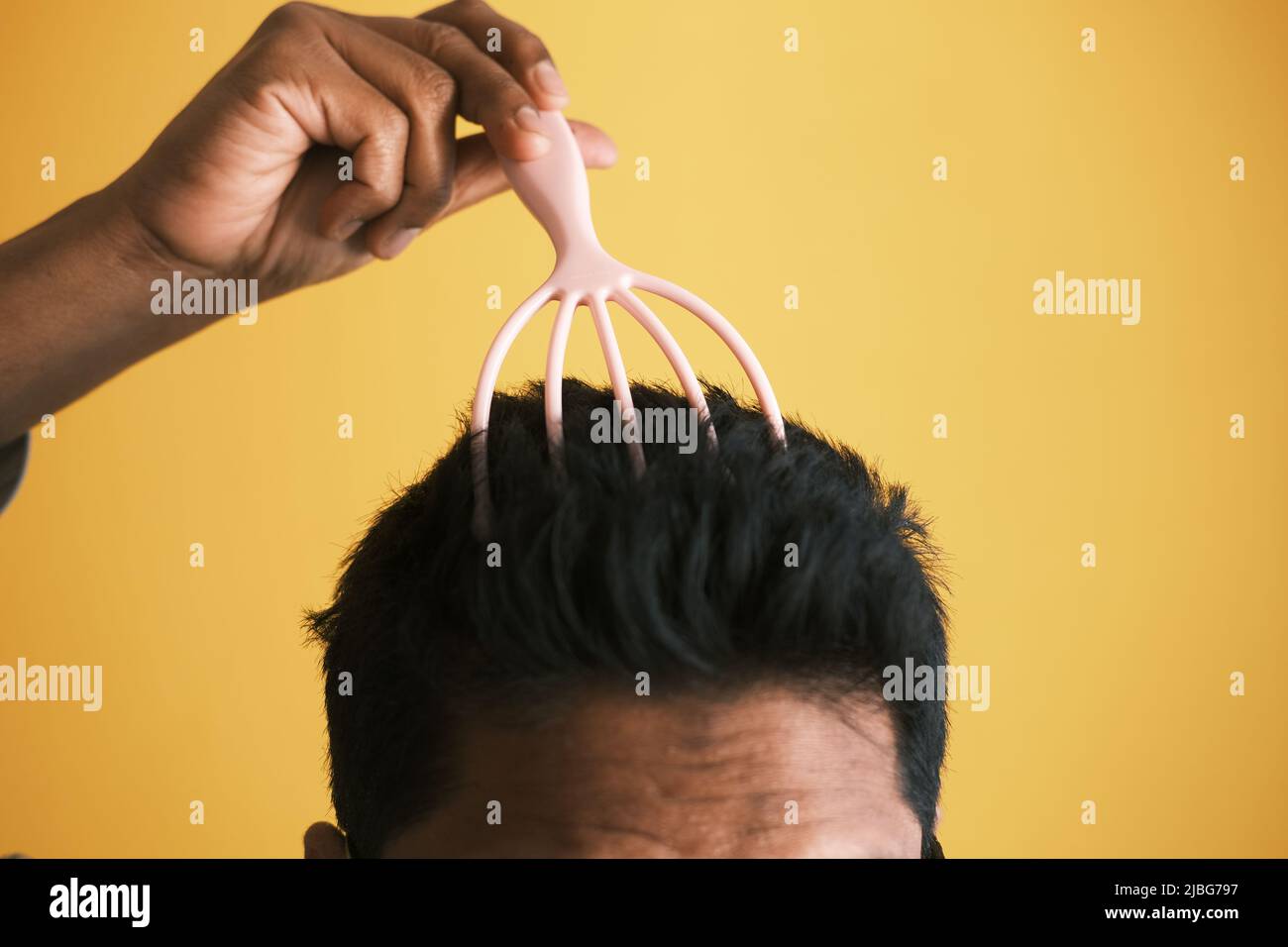Hair and scalp massage hi-res stock photography and images - Alamy