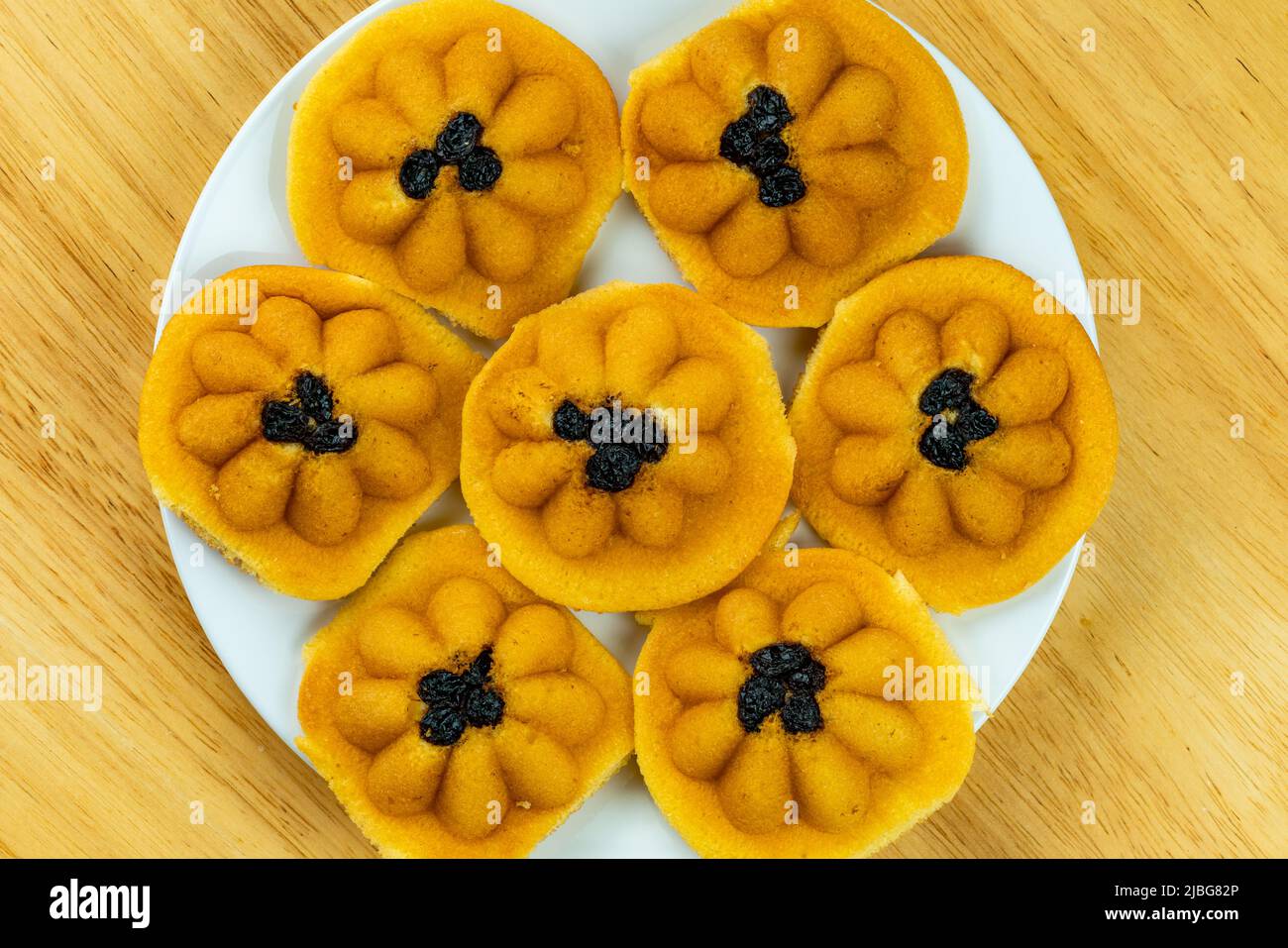 Castella cake hi-res stock photography and images - Alamy