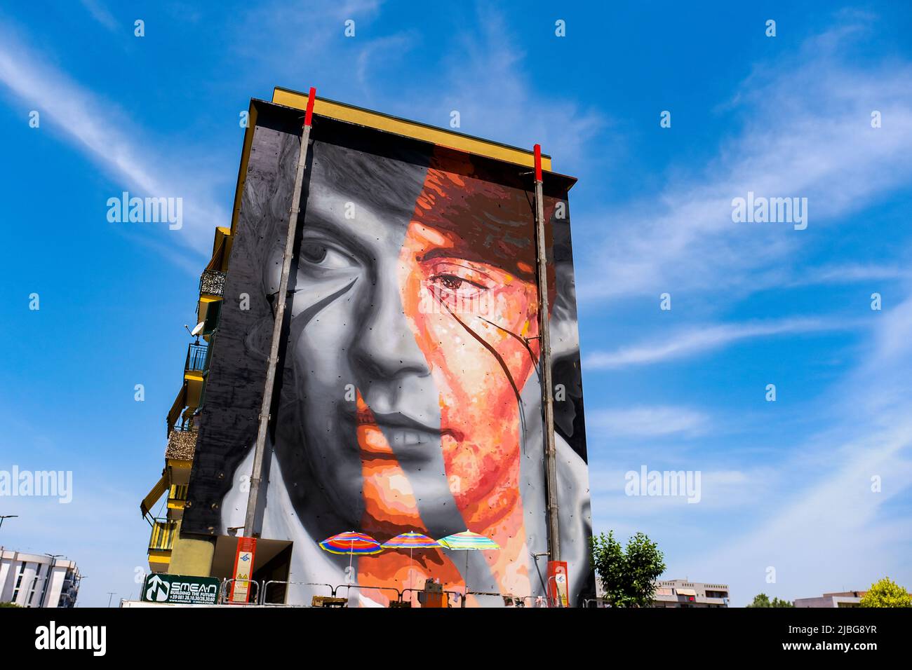 Neapolitan artist Jorit has created a mural with the face of Fabrizio ...