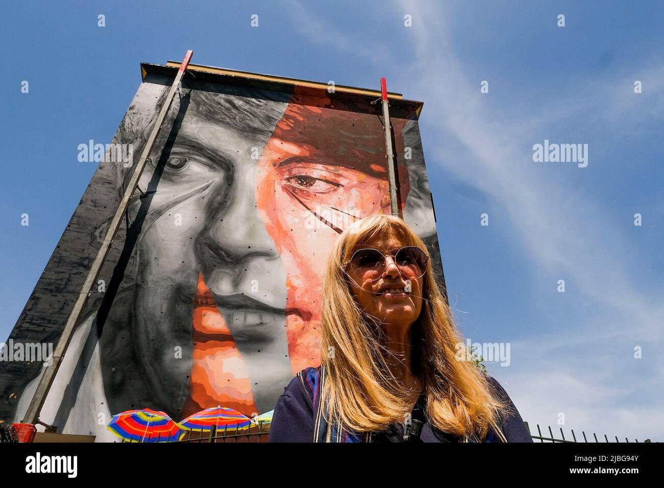 Neapolitan artist Jorit has created a mural with the face of Fabrizio ...