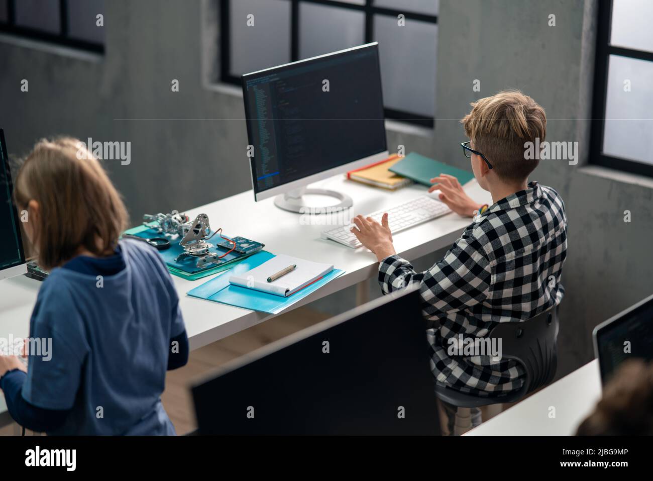 Child computer back view school hi-res stock photography and images - Alamy