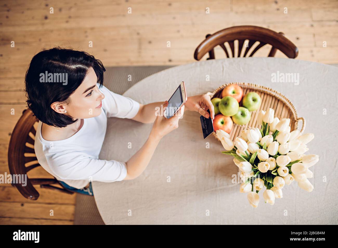 Electronic purchases hi-res stock photography and images - Alamy