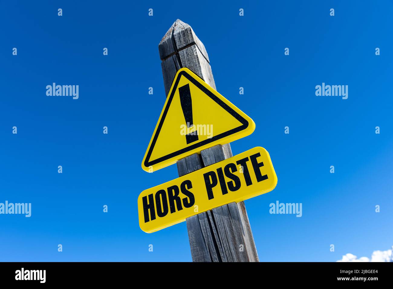 Ski resort piste sign hi-res stock photography and images - Alamy