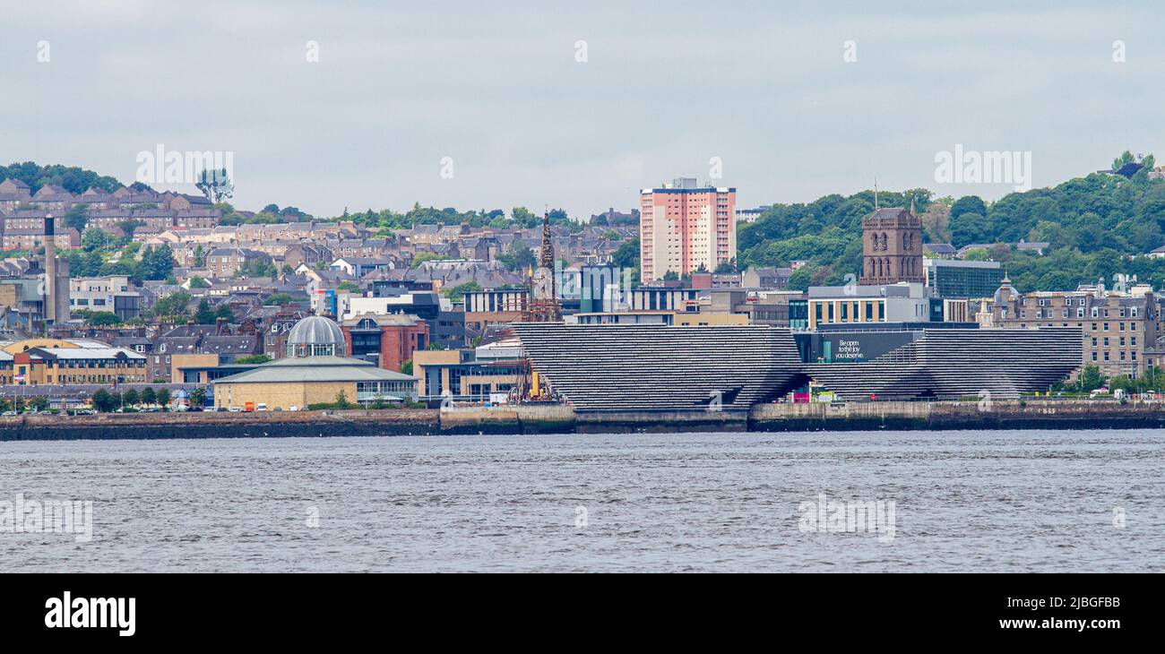 Dundee, Tayside, Scotland, UK. 6th June, 2022. UK Weather: Cloud cover ...