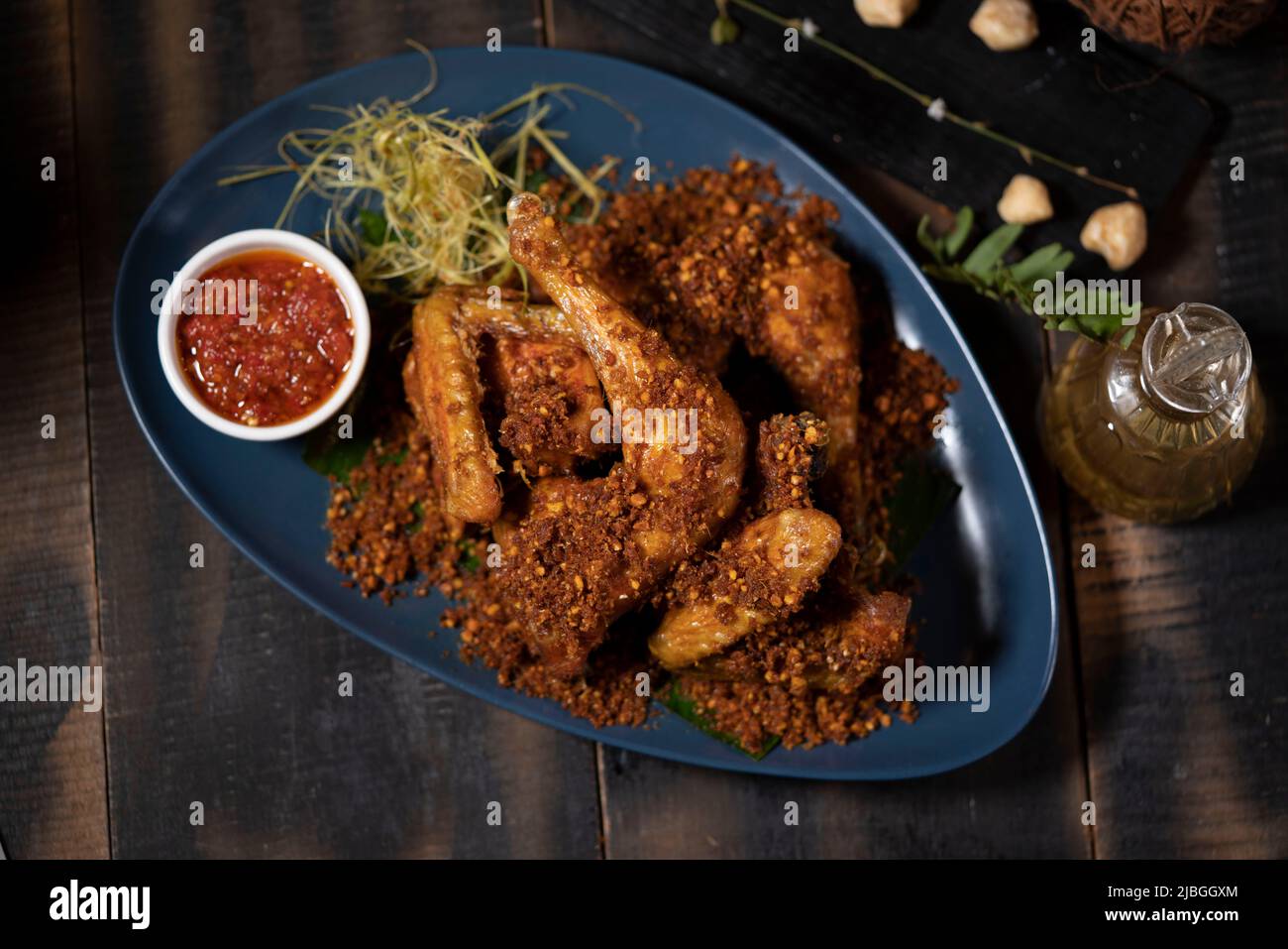 Indonesian Fried Hazelnut Chicken Stock Photo - Alamy