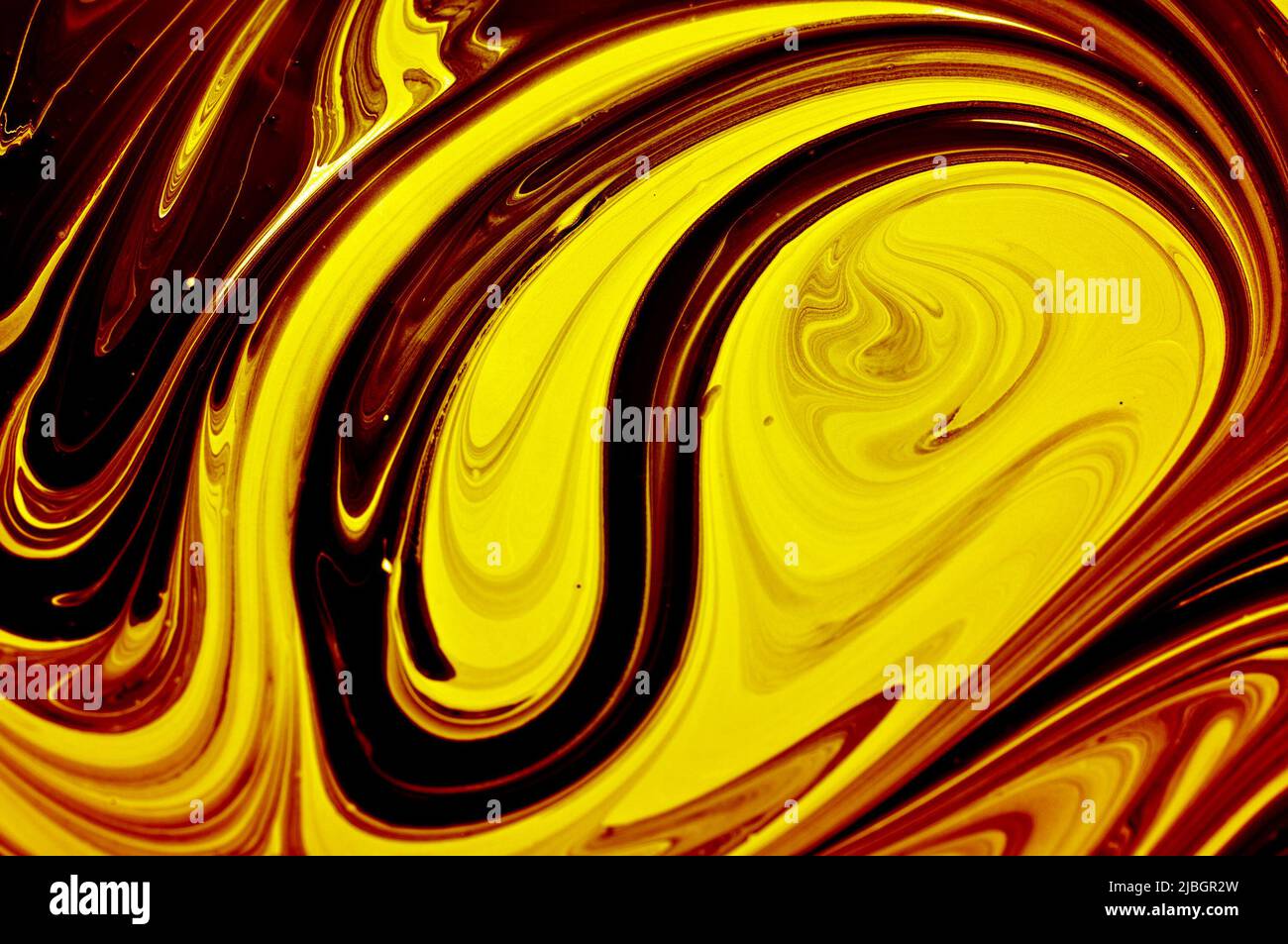 Golden background of smooth lines Stock Photo - Alamy