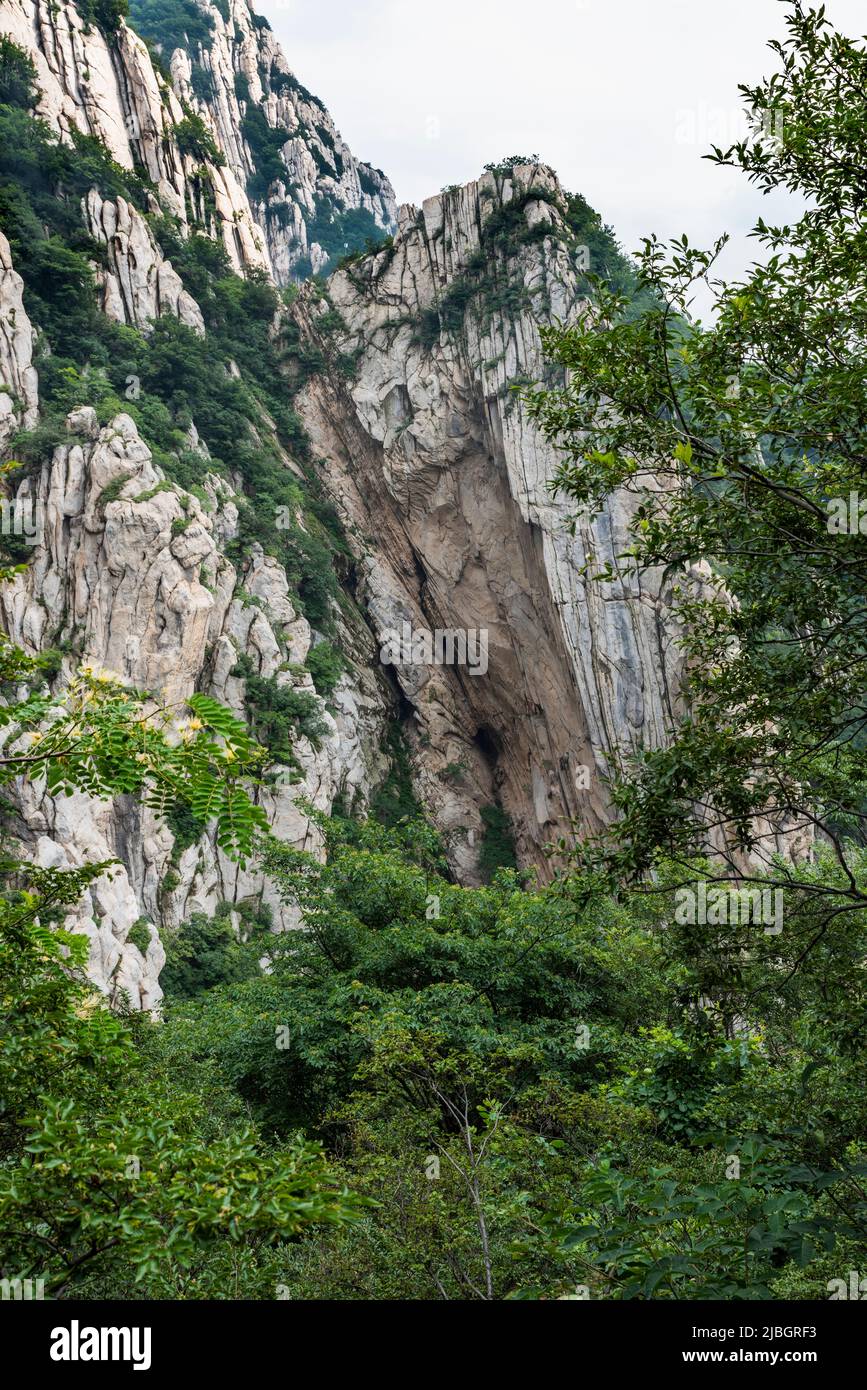 Mount Song, Song Shan, of Henan is the sacred mountain for Shaolin ...