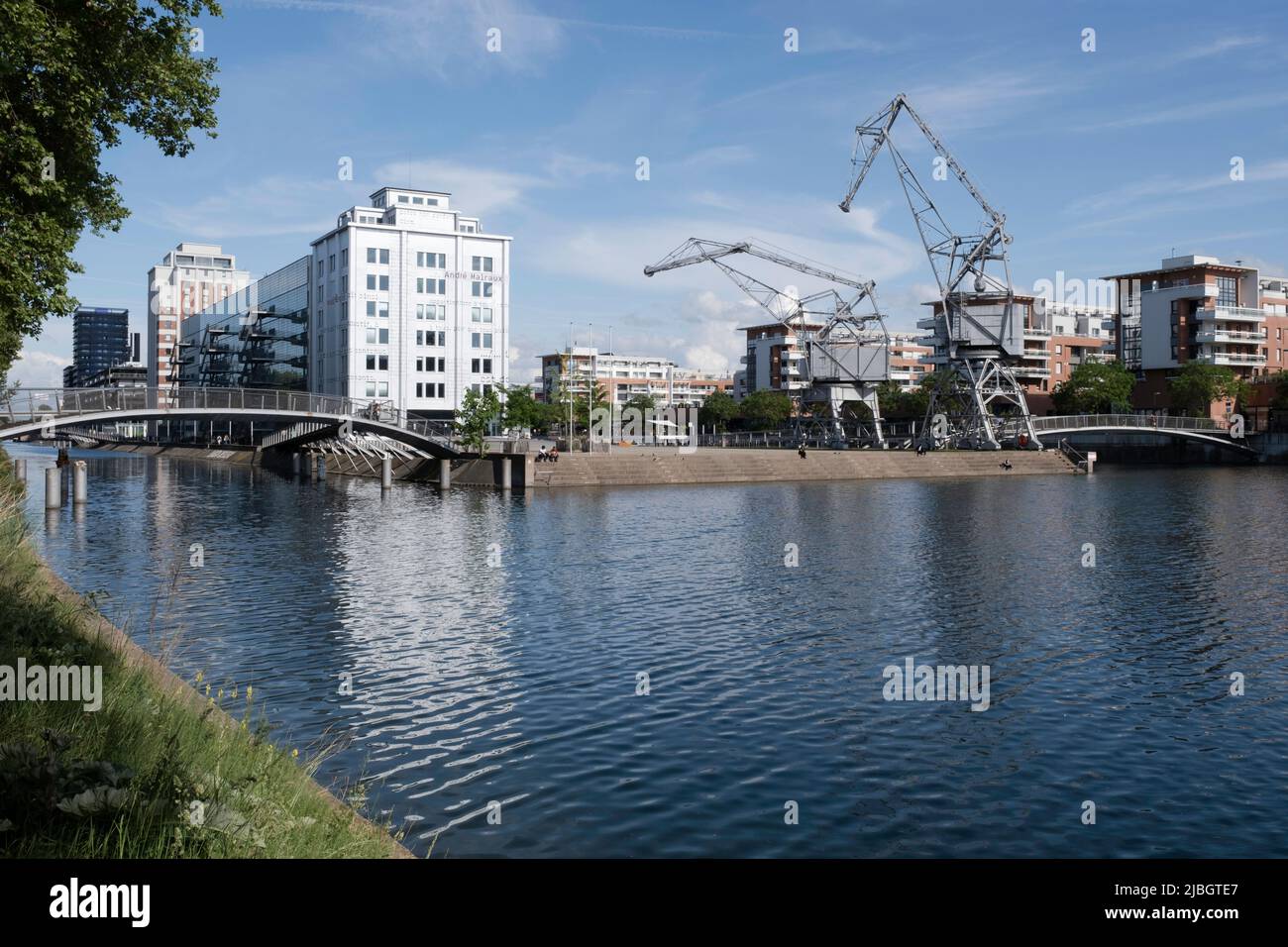Bassin d'Austerlitz, the Andre Malraux multimedia library (Andre ...