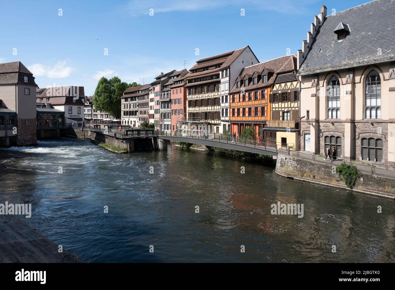 Medieval sluice gate hi-res stock photography and images - Alamy