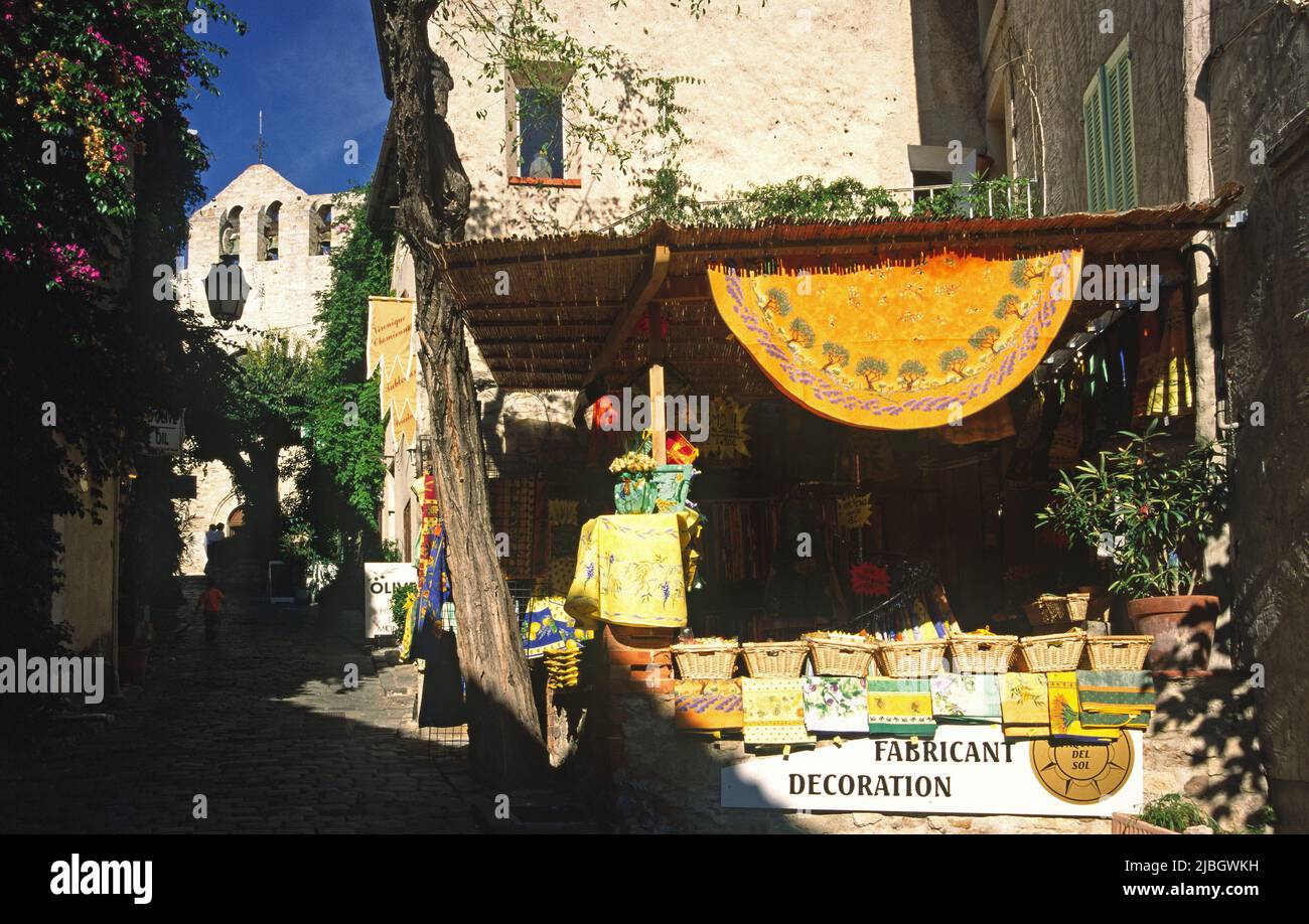 Picturesque medieval perched village of Le Castellet in the Var Stock ...