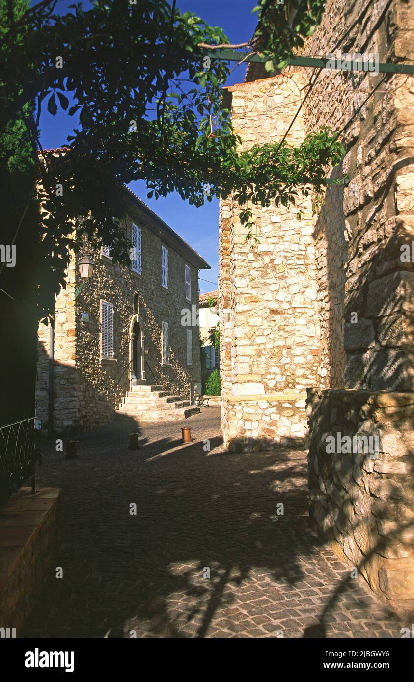 Picturesque medieval perched village of Le Castellet in the Var Stock ...