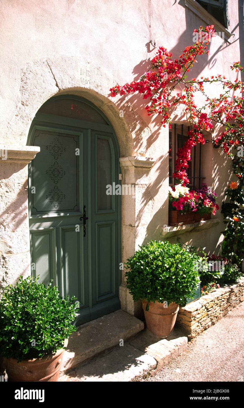 Picturesque medieval perched village of Le Castellet in the Var Stock ...