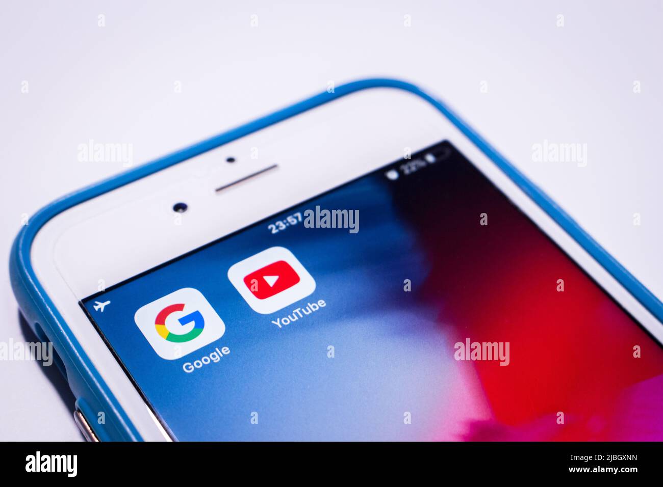 Youtube app symbol hi-res stock photography and images - Alamy