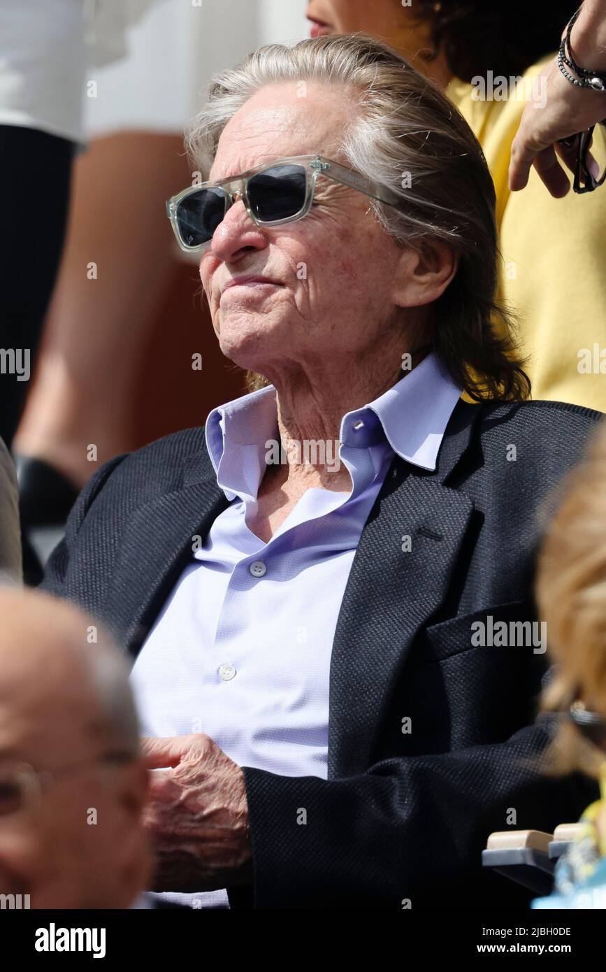 Paris, France. 5th June, 2022. US actor Michael Douglas watches the men ...