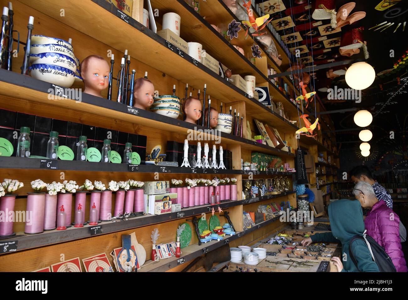 Marche aux puces de saint ouen hi-res stock photography and images - Alamy