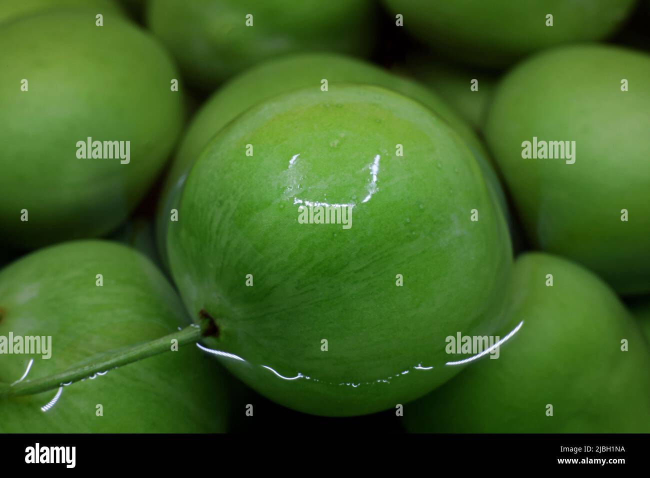 Wet plums hi-res stock photography and images - Alamy
