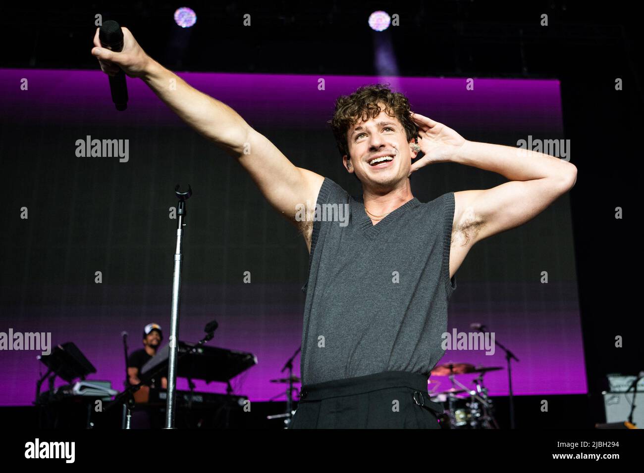 Charlie puth 2022 hi-res stock photography and images - Alamy