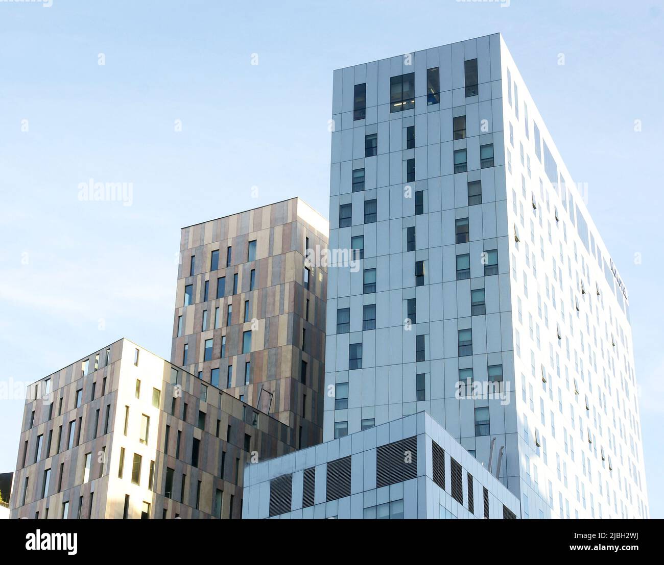 Facades facades diagonal hi-res stock photography and images - Alamy