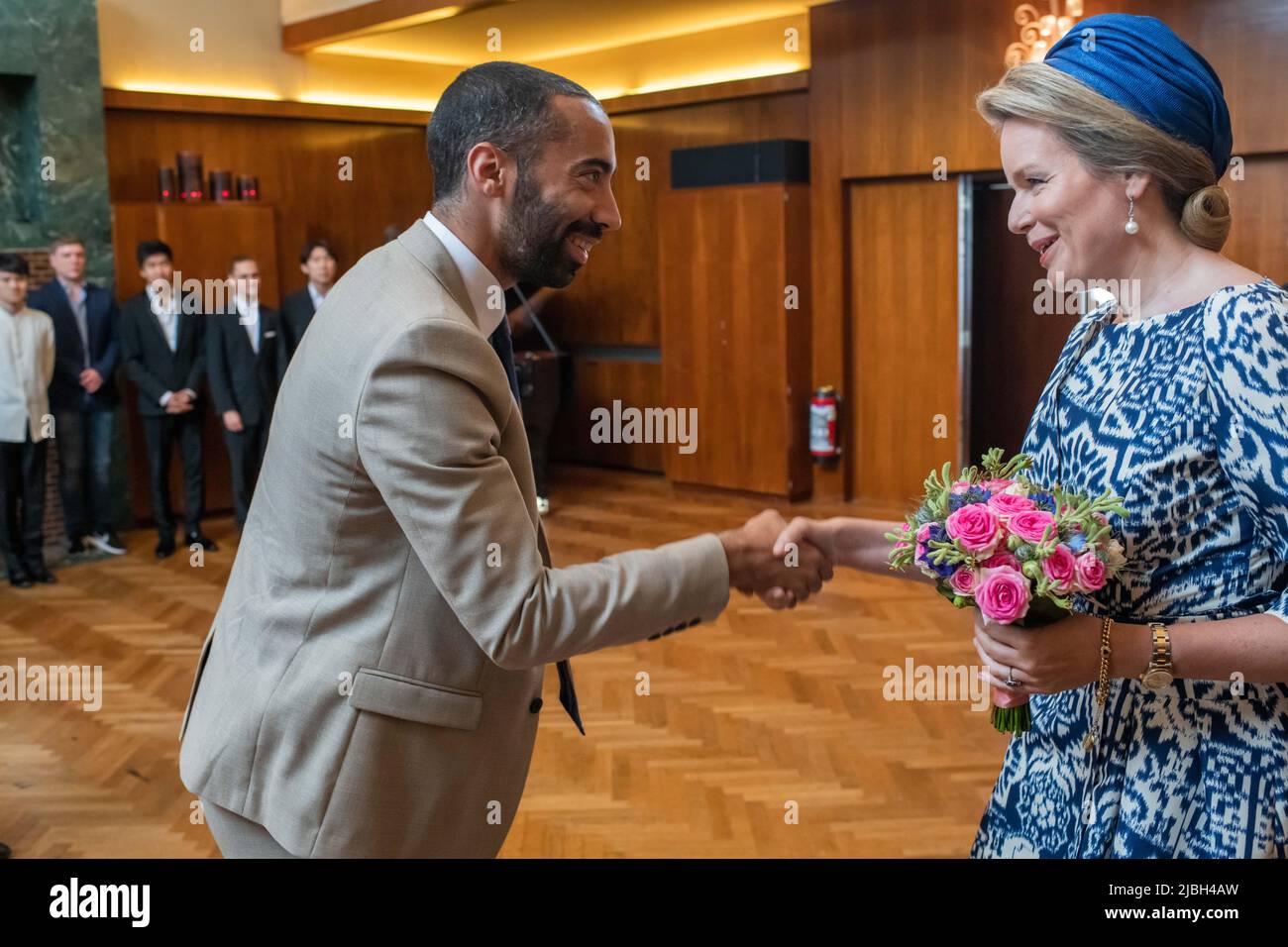 State Secretary Sammy Mahdi welcomes Queen Mathilde of Belgium ahead of ...