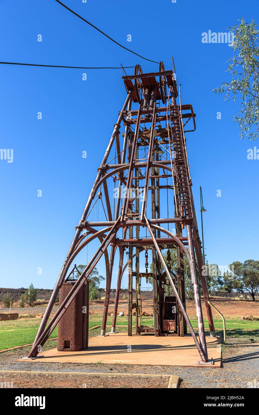 Poppet head hi-res stock photography and images - Alamy