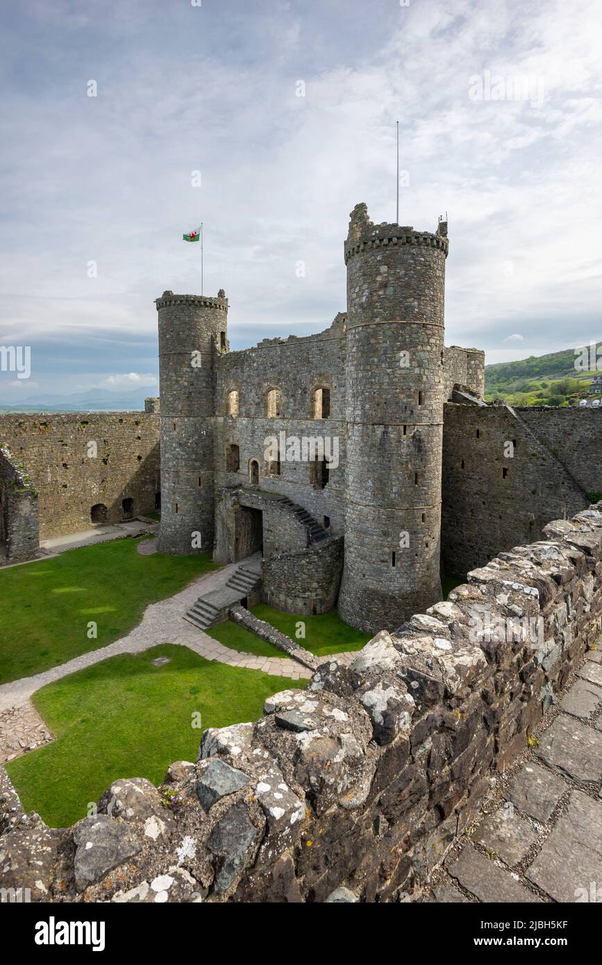 The inner courtyard and gatehouse at Harlech Castle, Gwynedd, North ...
