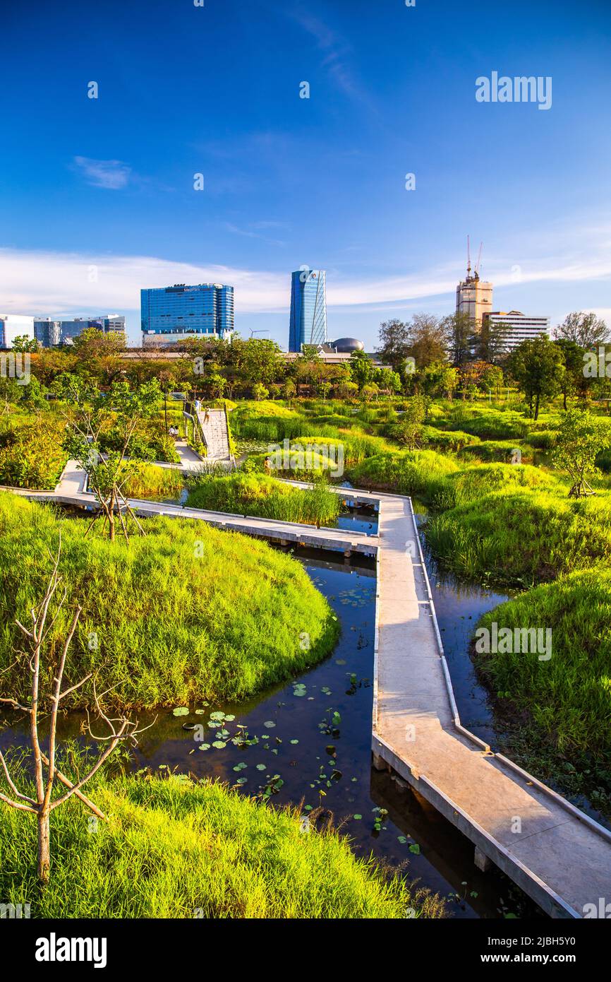Benjakitti park hi-res stock photography and images - Alamy